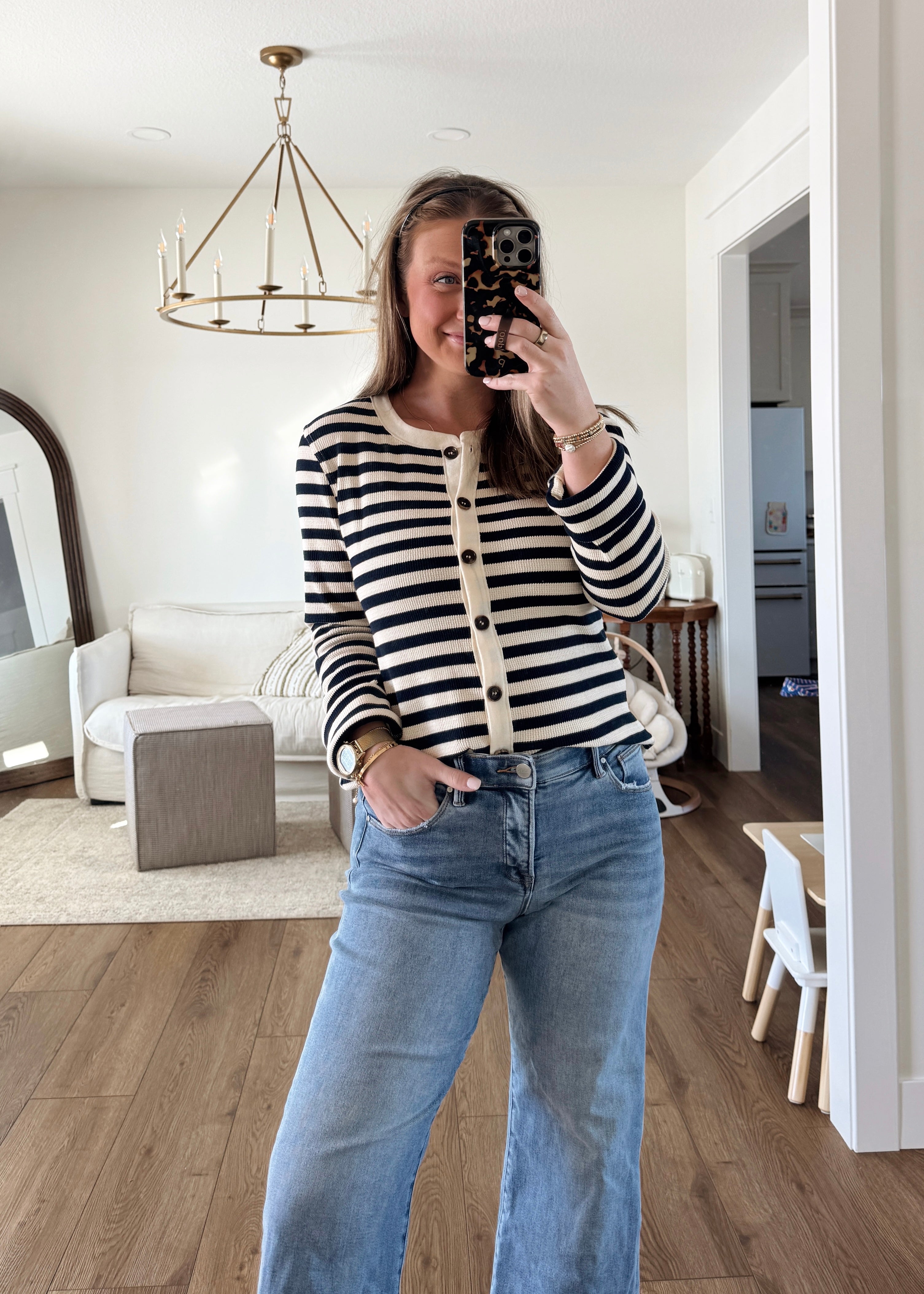 Wells Button Top – Harlow x Brooks Boutique